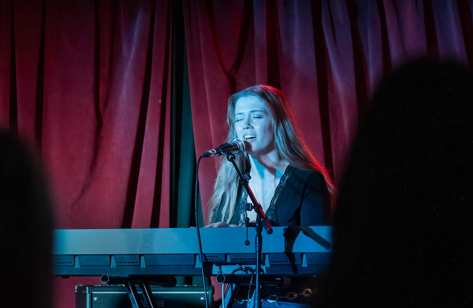 Poppy Baker | Pizza Express Live